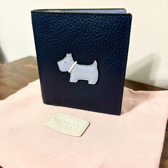 RADLEY LONDON | Bags | Authentic Radley London Loyal Radley Small ...